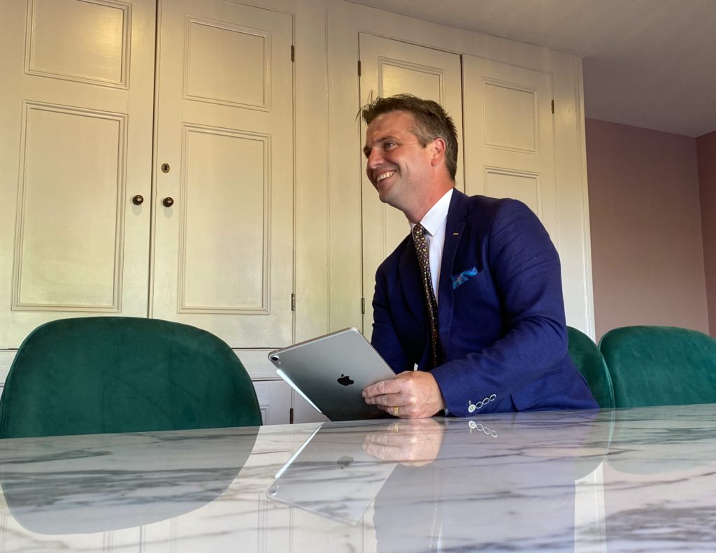 Home | James Berry - Town / Country / Equestrian